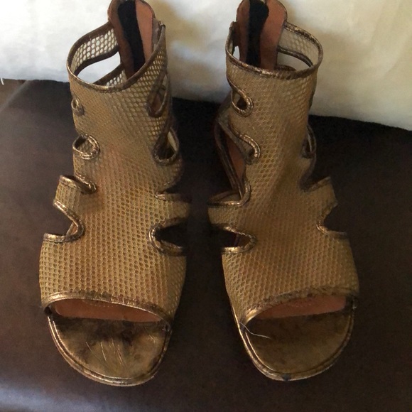 gentle souls | Shoes | Gentle Souls Gladiator Ankle Zippered Antique ...